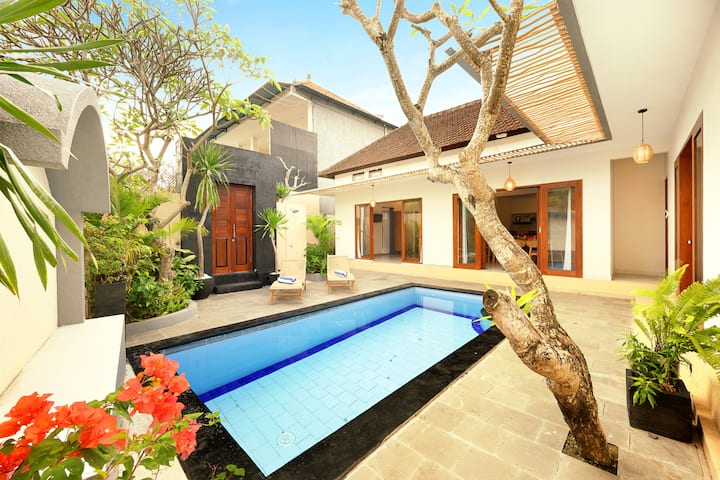 Luxury Villa Devi Canggu-gigisusu By Baliasiavilla - Bali