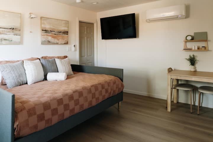 Stay At The Casita De Arno - Albuquerque, NM