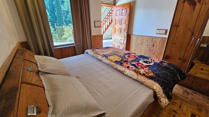 Khwabgaah Manali | Oak Hideaway - Manali