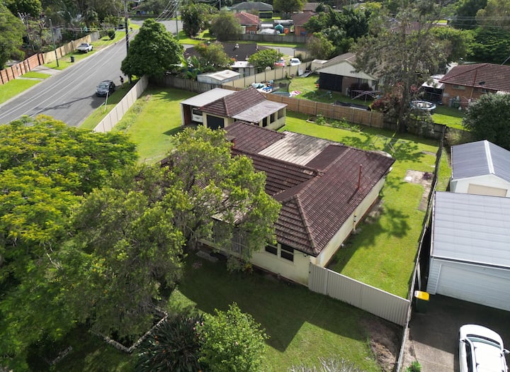 King Bed, Shared Bath, 5br Home In Beenleigh For 2 - Gold Coast