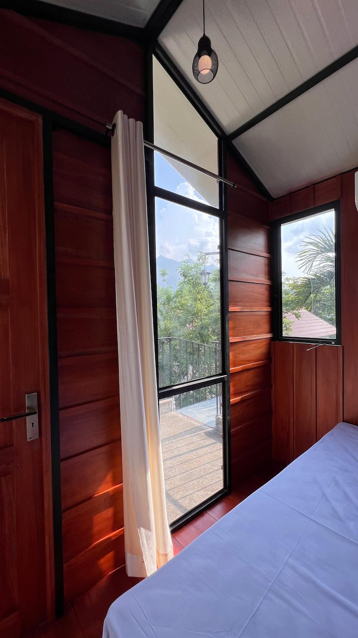 Luxurious 1 Bedroom Wooden Ac Cottage - Kerala