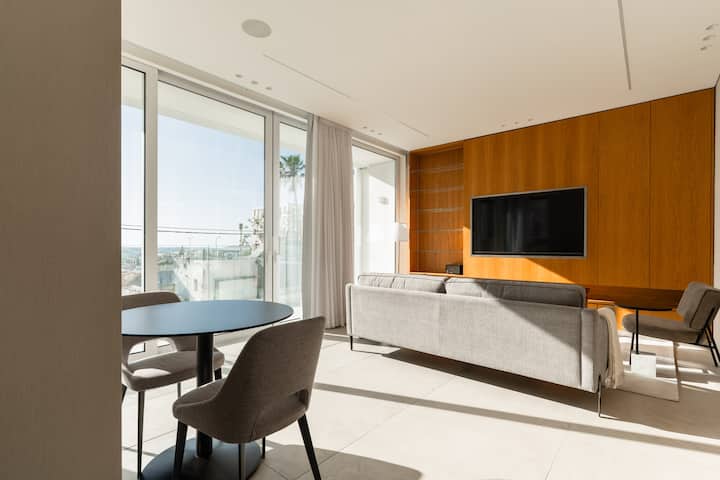 Blueground | Tel Aviv Port, High End , Balcony - Tel Aviv-Yafo