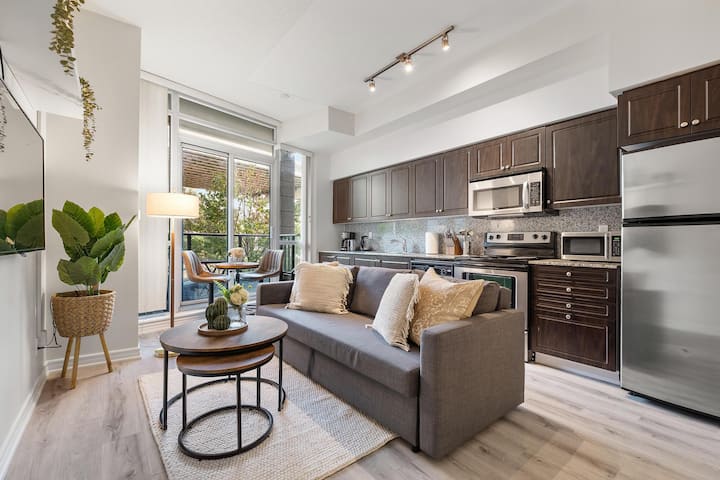 Stylish Retreat Near Waterfront + 1 Free Parking - Toronto