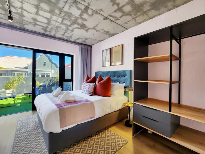 Seaside Serenade: A/c, Patio, Private, Secure - Western Cape