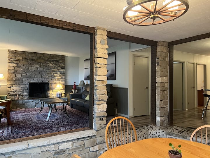 Charming 3-bedroom Lakefront Cottage In Sarnia - Sarnia