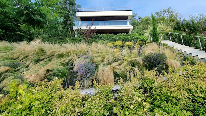 Villa Above Lake & Beach Access - Hungary