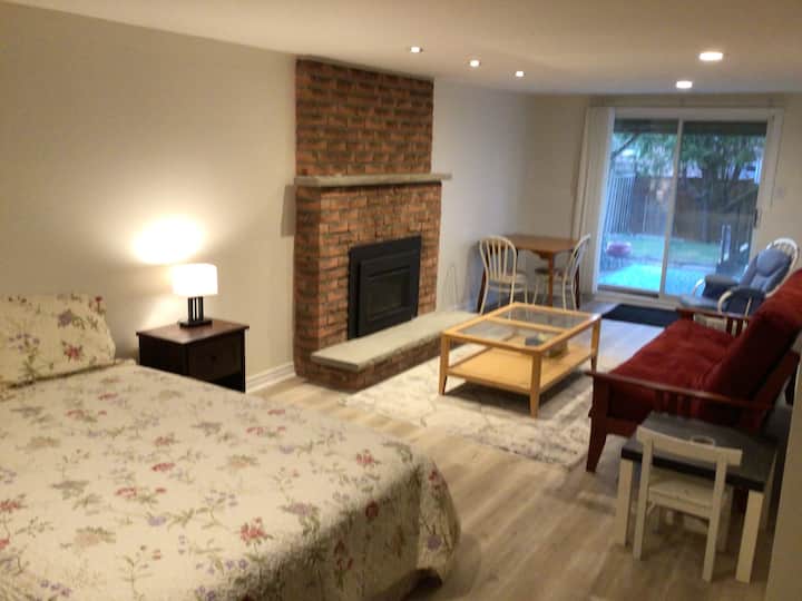 Commuter Basement Suite With Walkout - Bradford, ON, Canada