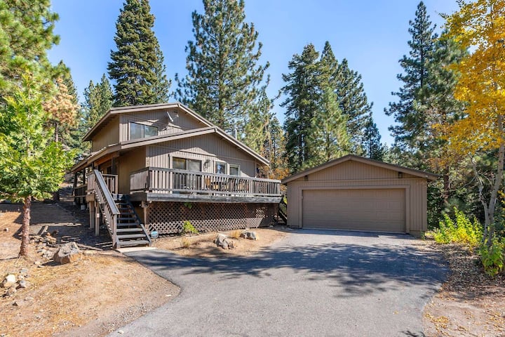 Tahoe Peaks & Shores Getaway - Lake Tahoe