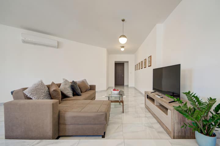 Top Location 3br Apt - Paceville & St Georges Bay - Pembroke, Malta