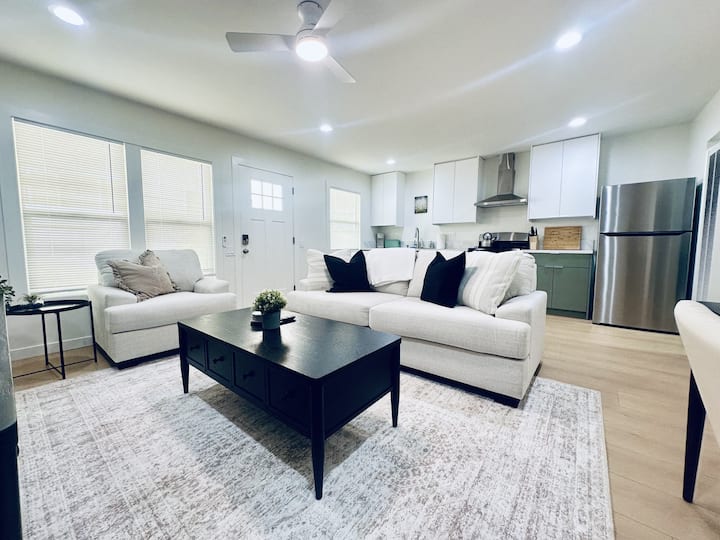 Stylish 1br | Heart Of Brentwood - Santa Monica, CA