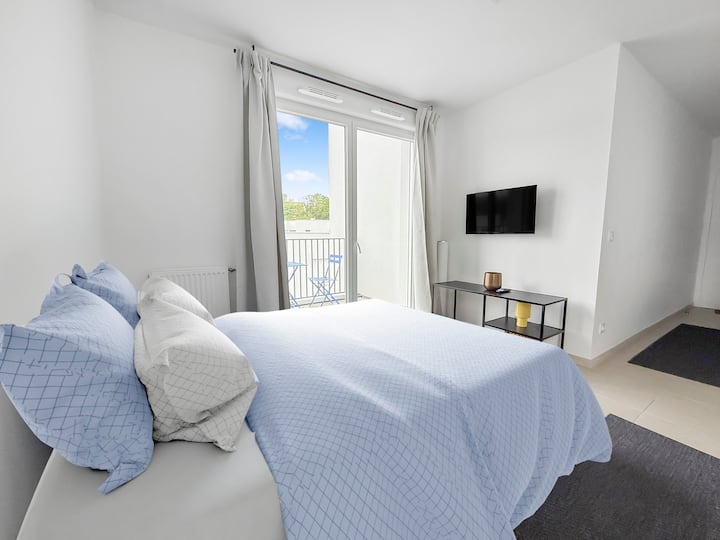 Studio Lumineux Avec Balcon Privé - Poissy