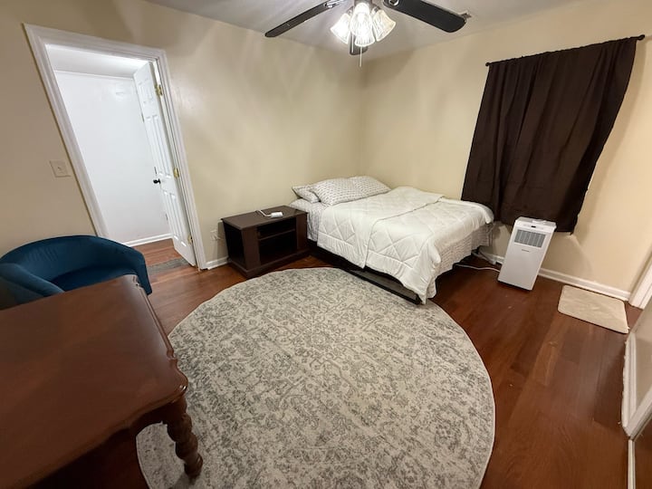A Bedroom In House, Mt Pleasant, Private Access - Mount Pleasant, SC