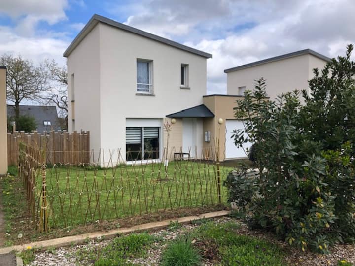 Maison Neuve, Quartier Calme. - Lannion