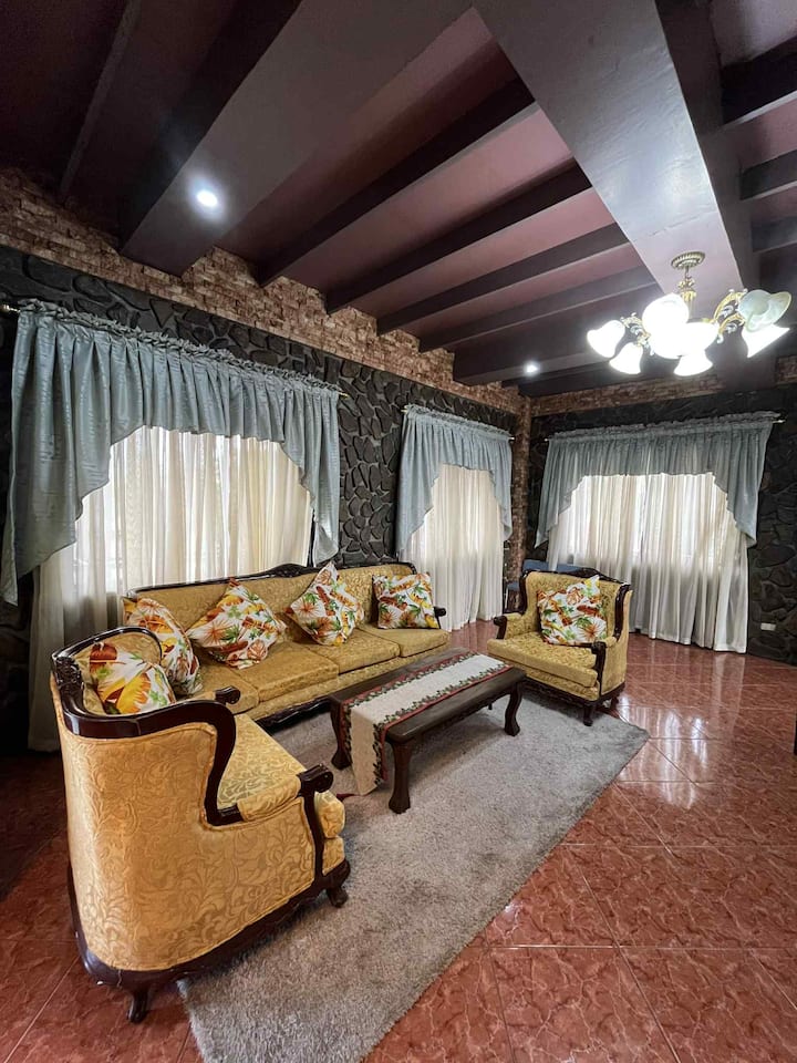 A Cozy, Homey Vibe. - Palo