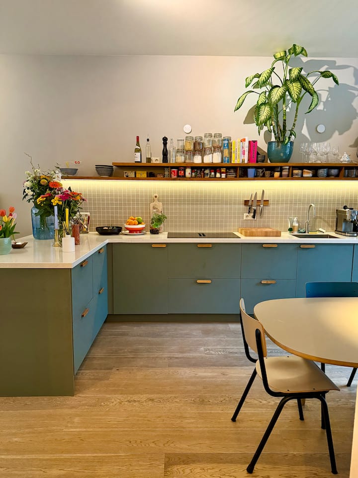 Stylish Vondelpark Home With Large Private Garden - アムステルダム