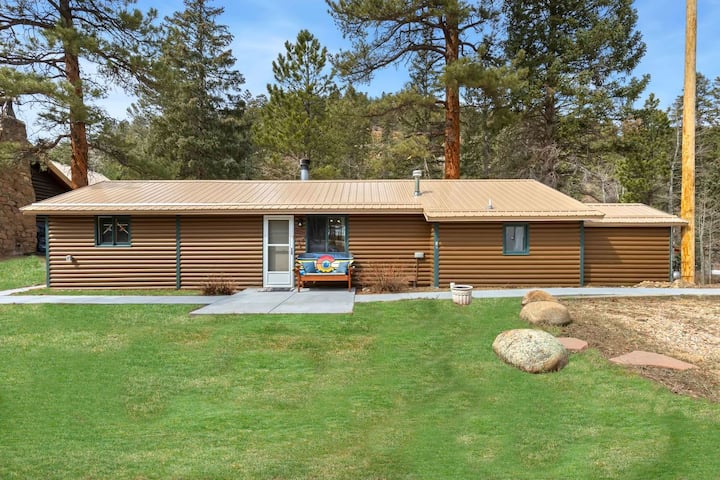 Solitude -Cabin B - Allenspark, CO