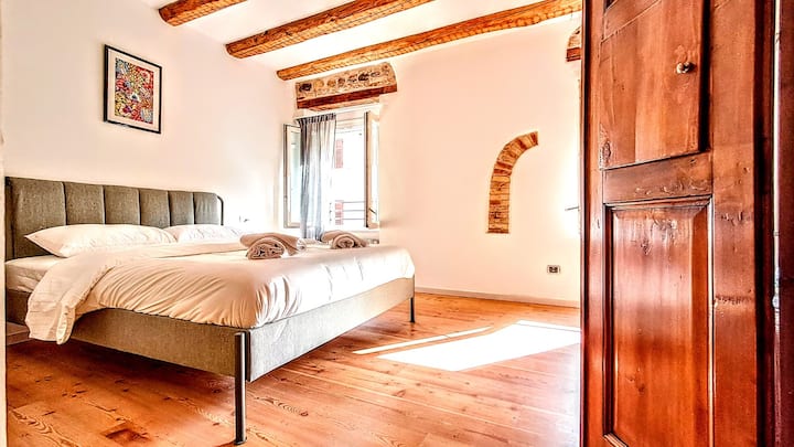 Luxury Jacuzzi | 100mq Central 15th Century Palace - Trento