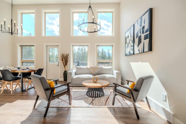 Mountain View Hideaway | Bbq, Beach Access | - Invermere