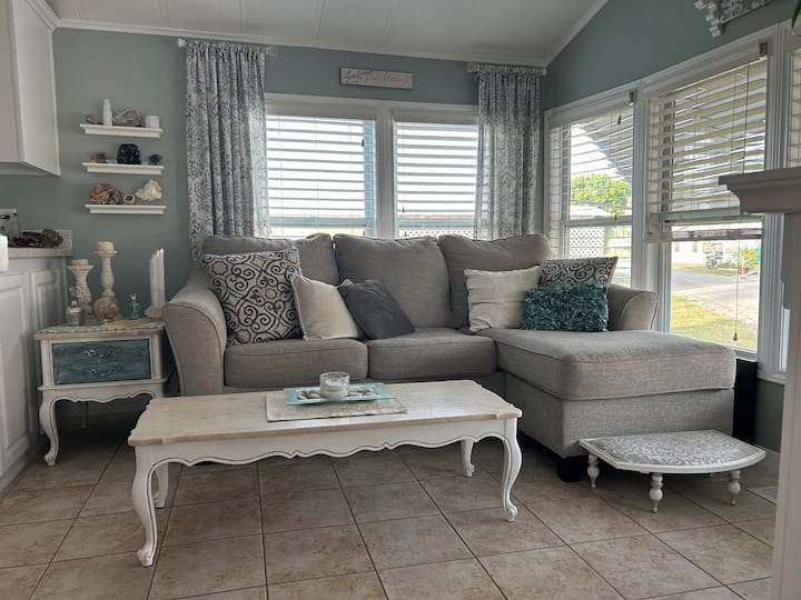 Resort -Jewel Box Cottage - Harlingen, TX