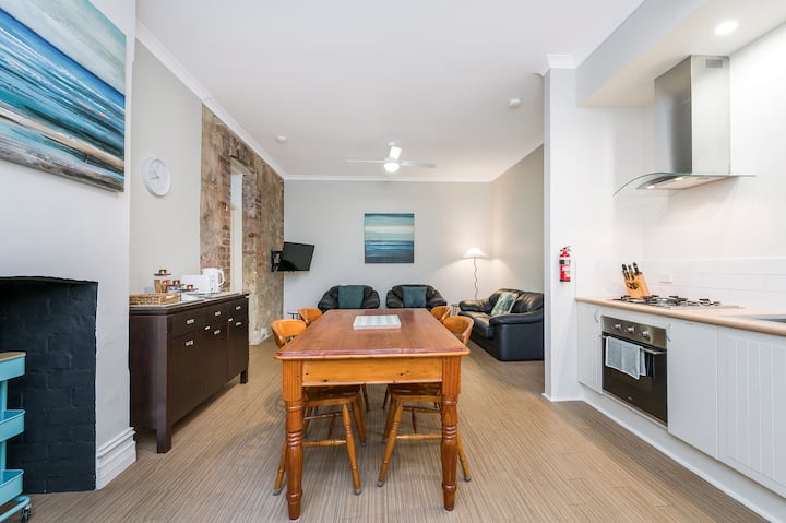 Green Door Cottage And Studio In South Fremantle - フリマントル