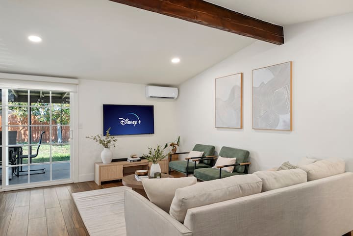 Cozy Disney Home W/ Game Room. 10 Minutes Away - Buena Park, CA