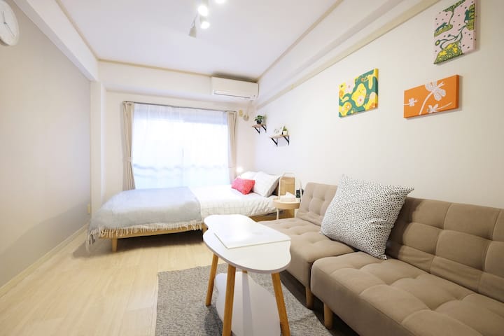 夢の舎#102｜東新宿駅徒歩5分、jr新大久保駅7分、新宿徒歩13分｜ダブルベッド＋ソファーベッド - Shinjuku City