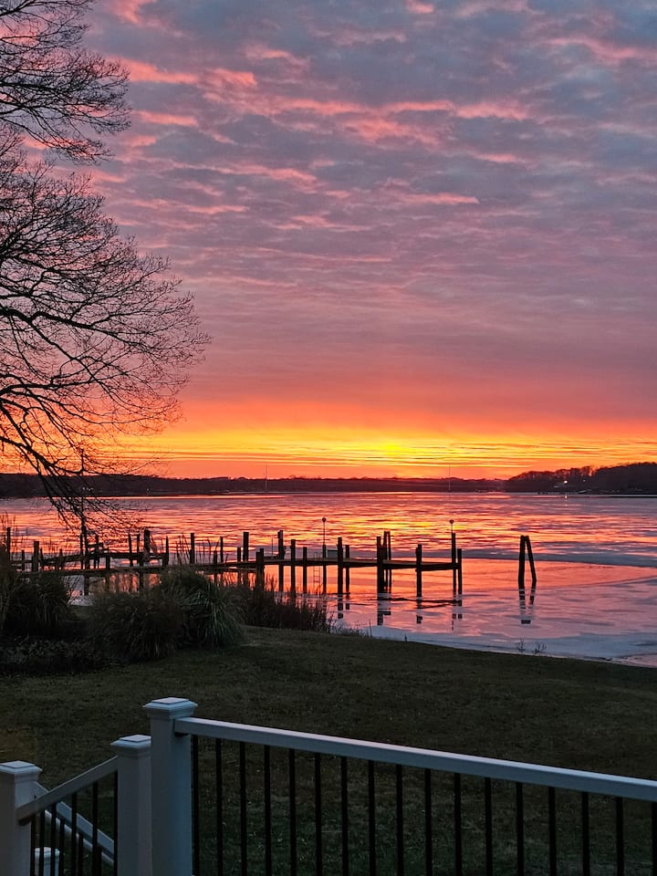 Aberdeen Waterfront Retreat Easy Drive From I95 - Aberdeen, MD