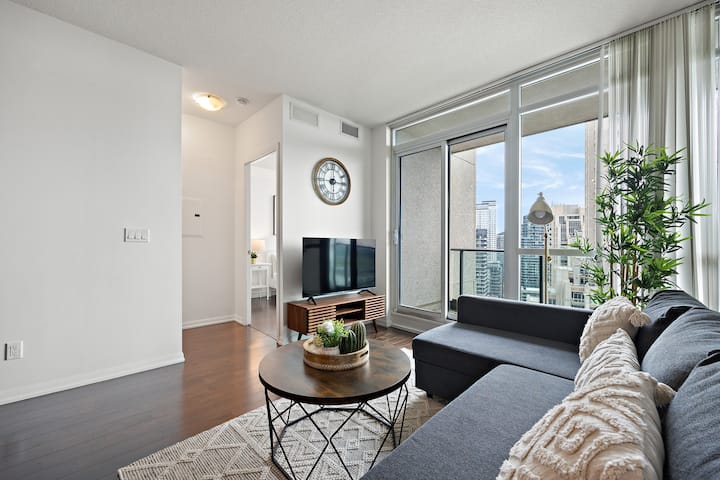 Bright & Airy Condo Near The Water +1 Free Parking - Toronto