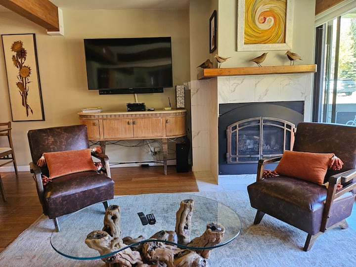 Slopeside Serenity: Hottub+2 Blocks 2 Lift+views! - Crested Butte, CO