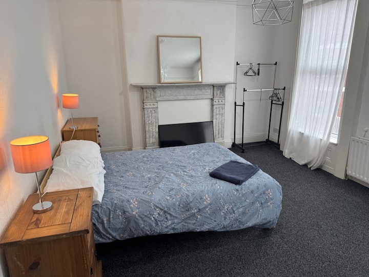 Spacious & Central Period Home - Belfast