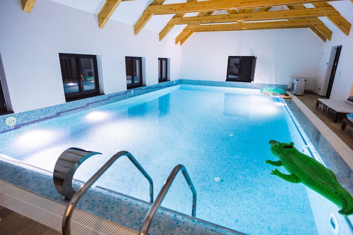 Casa Antineea - 
Hodină șI Piscină! - Suceava