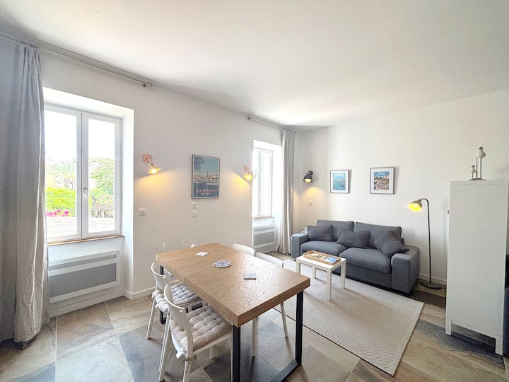 Appartement 2 Pièces Au Cœur Du Port De Sanary ! - Sanary-sur-Mer