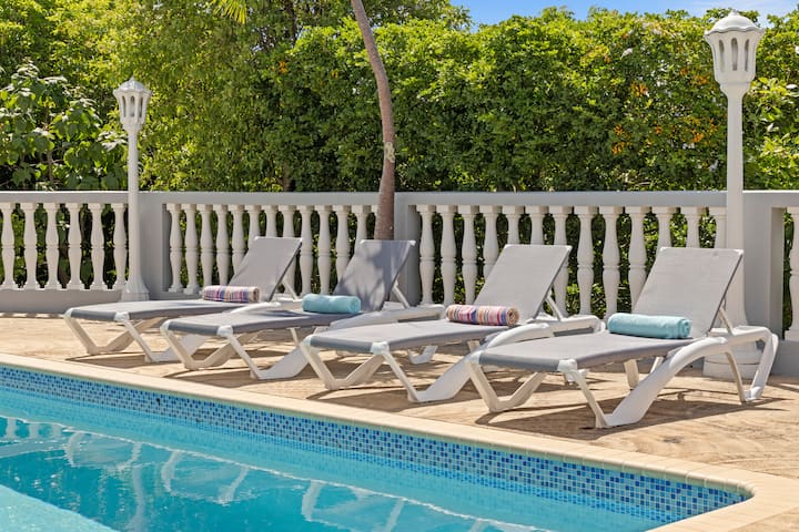 *New* Hilltop Breeze Bottelier - Stunning Views - Curaçao