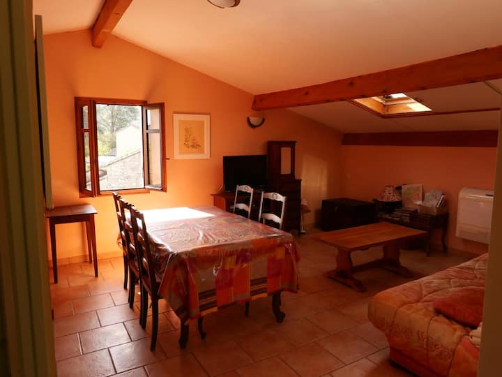 Gîte 5 Pers. Sur Grand Terrain - Grospierres