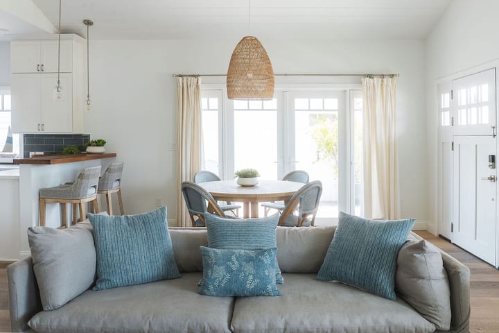 Stylish Beach Cottage Steps From Naples Island - Long Beach, CA