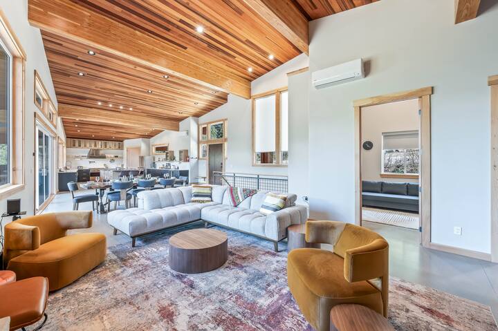Luxurious Cabin On Lk Wenatchee W/access & Hot Tub - Lake Chelan, WA