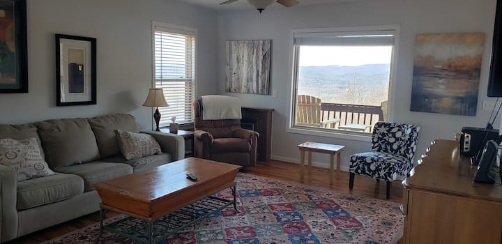 Majestic Mountain Getaway - North Carolina
