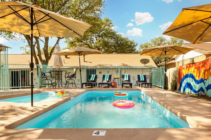 Heated Pool Oasis + Epic Backyard & Game Room - San Antonio