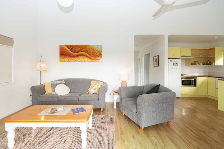 One-bedroom Cottage With Hire Car & Free Wifi - Norfolk Island