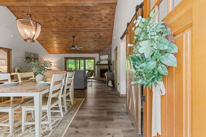 Peaceful Coosawatee River Resort-outdoor Fireplace - Georgia, GA