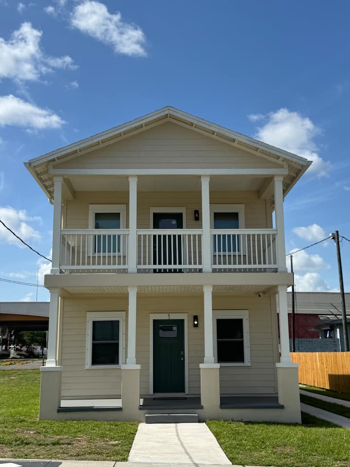 Ybor City Brand New Modern  4/4 Home! - Tampa, FL