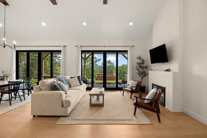 Villa Acadia | Mountain Views - Bar Harbor, ME