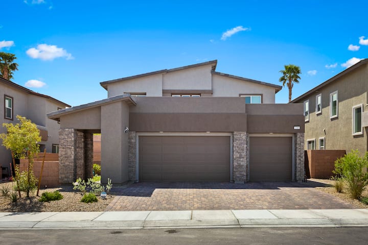 New 3,000 Sq Ft House - Quiet Comfort With Style! - Henderson, NV