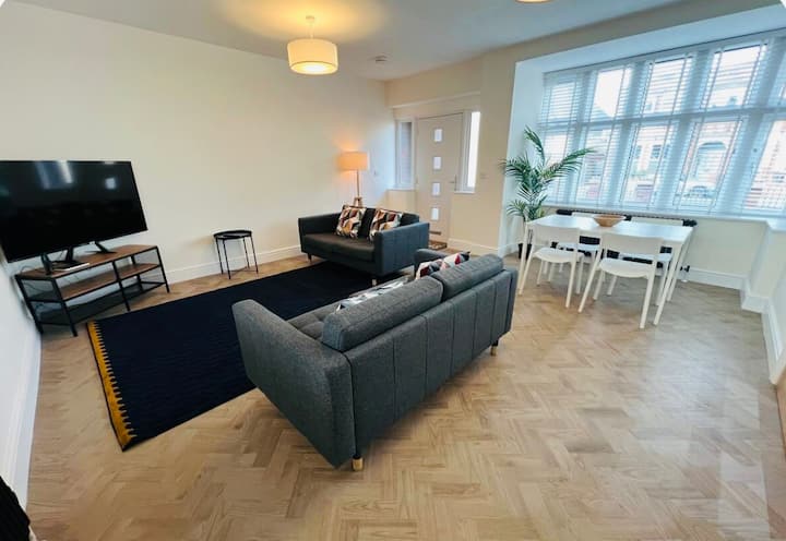 2 Royal Apart, Ground Floor, Pet Friendly, Parking - Felixstowe