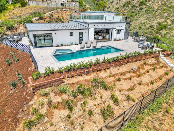 Gated Ocean View Estate - Malibu, CA