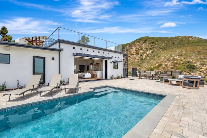 Gated Ocean View Estate - Malibu, CA