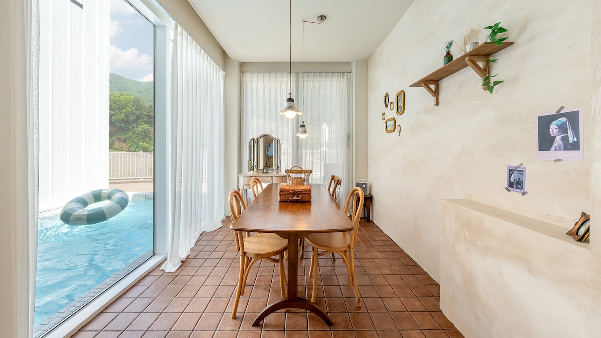 Gyeongju City/Family/Pool Villa/Mountain View/Barbecue/Swimming Pool ...