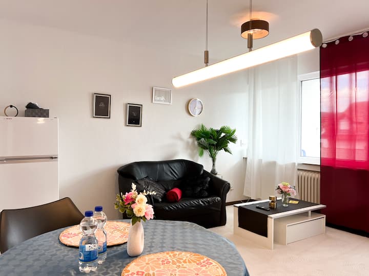 Helle 2-zi.-wohnung Mit Balkon–gemütlich&zentral - Aalen