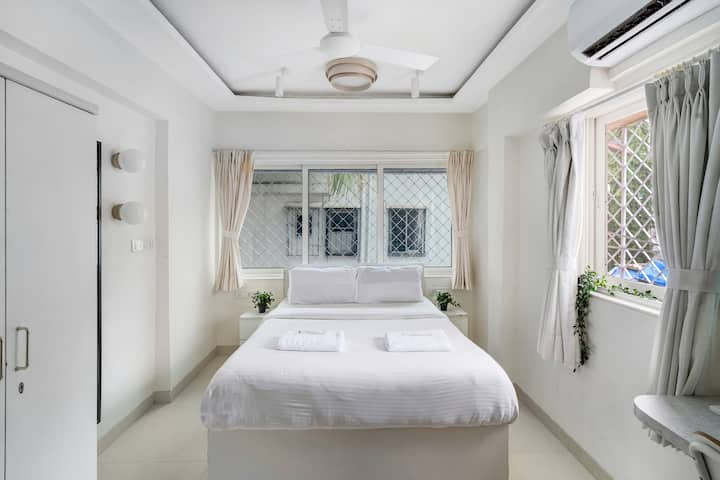 Lyon Secure Bandra Studio W/ Kitchen & Fast Wi-fi - Mumbai