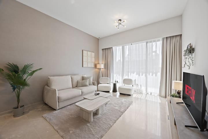 Luxury 1br W/ Infinity Pool Next To Burj Khalifa - Dubai